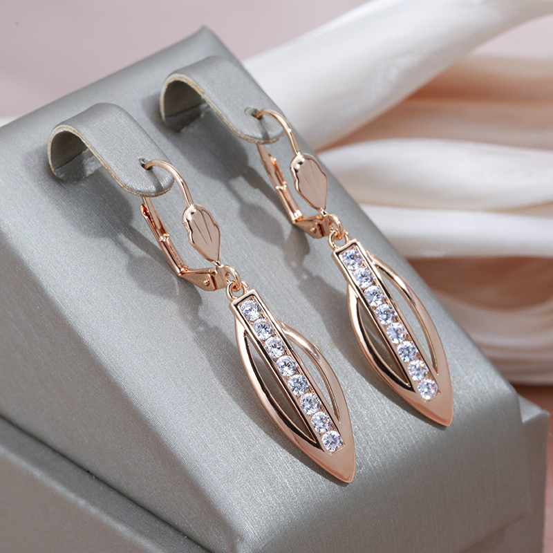 Elegant Pointed Earrings with Zirconias in Gold – Koala Brands